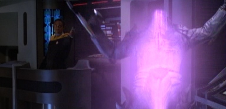 Star Trek: Voyager – The Swarm (Review) | the m0vie blog